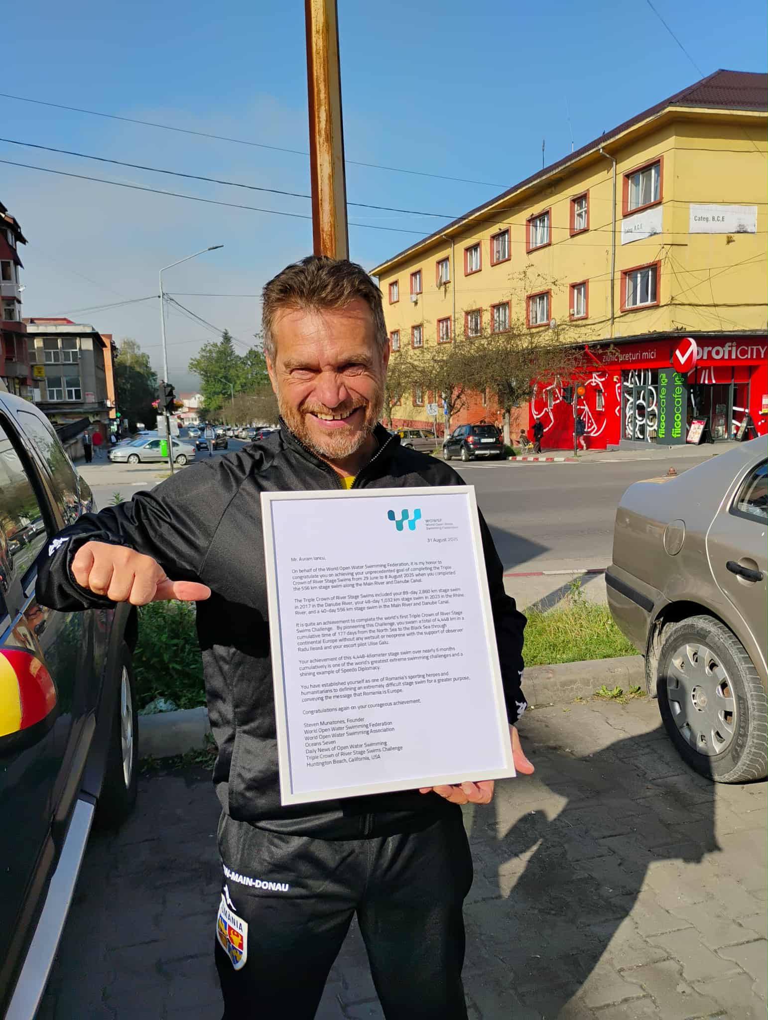 Avram Iancu ajunge primul om din lume care traversează înot toată ...